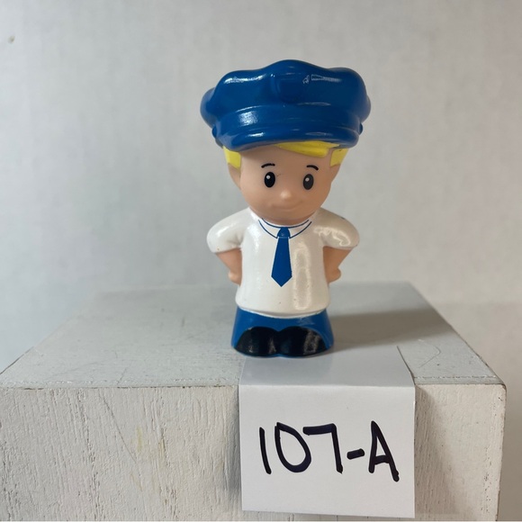 Fisher-Price | Toys | 23 Fisher Price Little People Bus Driver Eddie ...